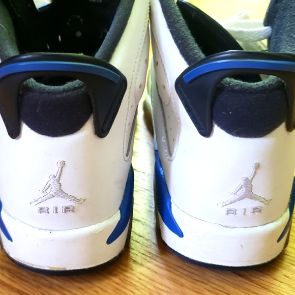 Nike | Shoes | Nike Air Jordan Kids Sneakers 35y | Poshmark